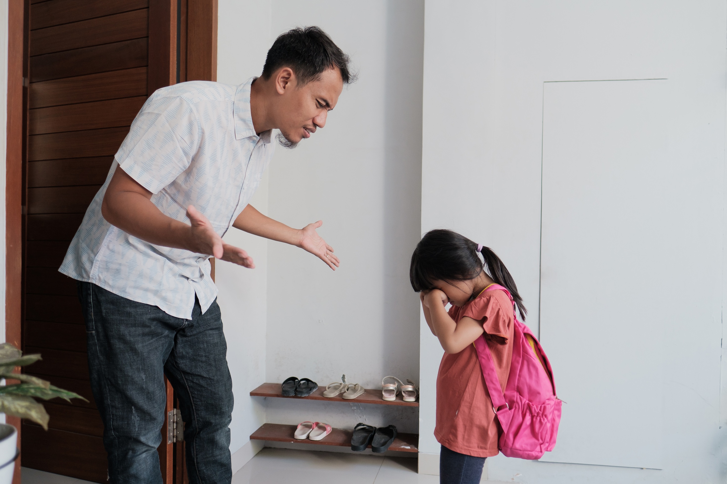 Strict Parenting: Apa Dampaknya untuk Perkembangan Anak? | Mandira